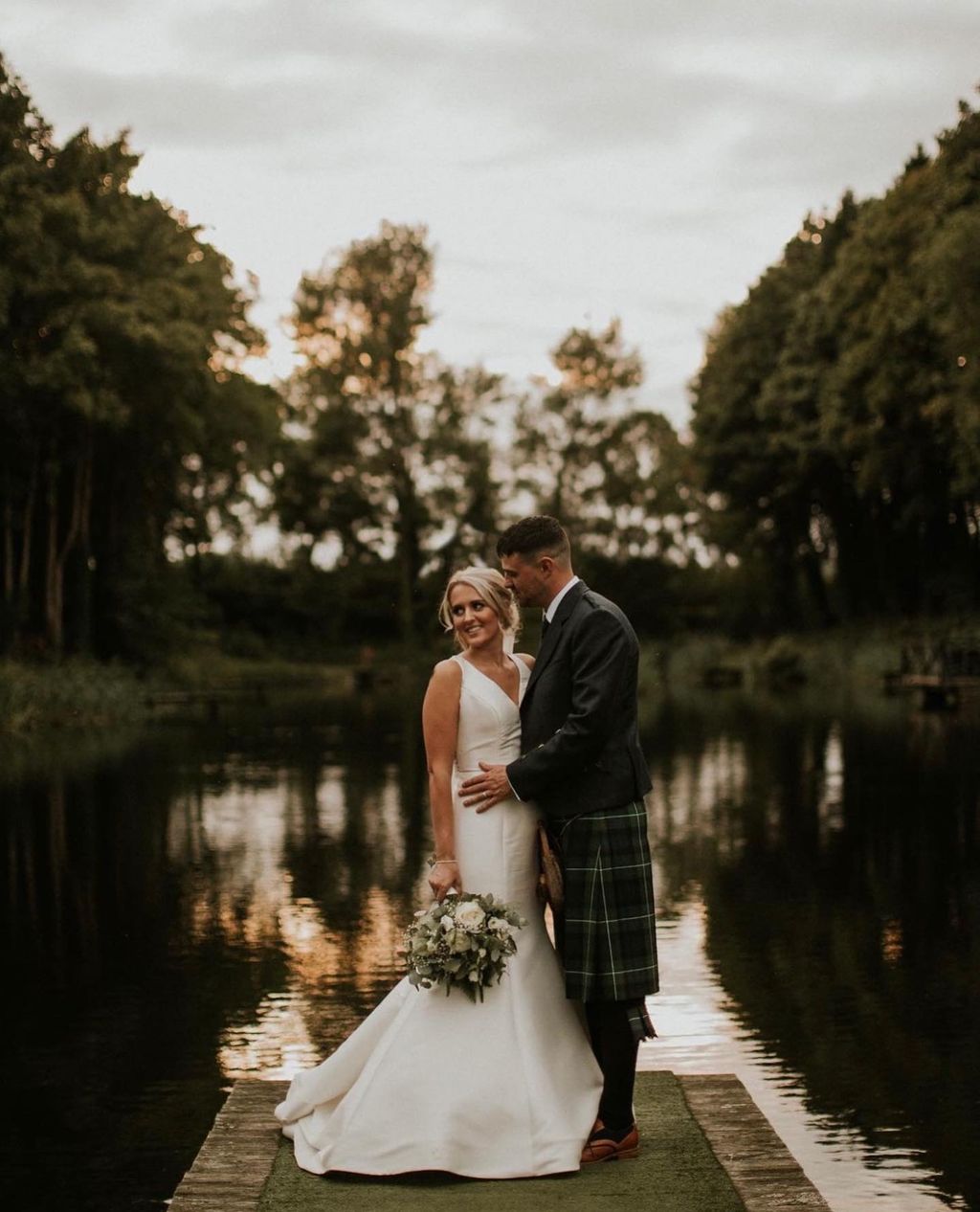 Chantelle and Scott's rural wedding day in Angus - Wedding Photo Swap